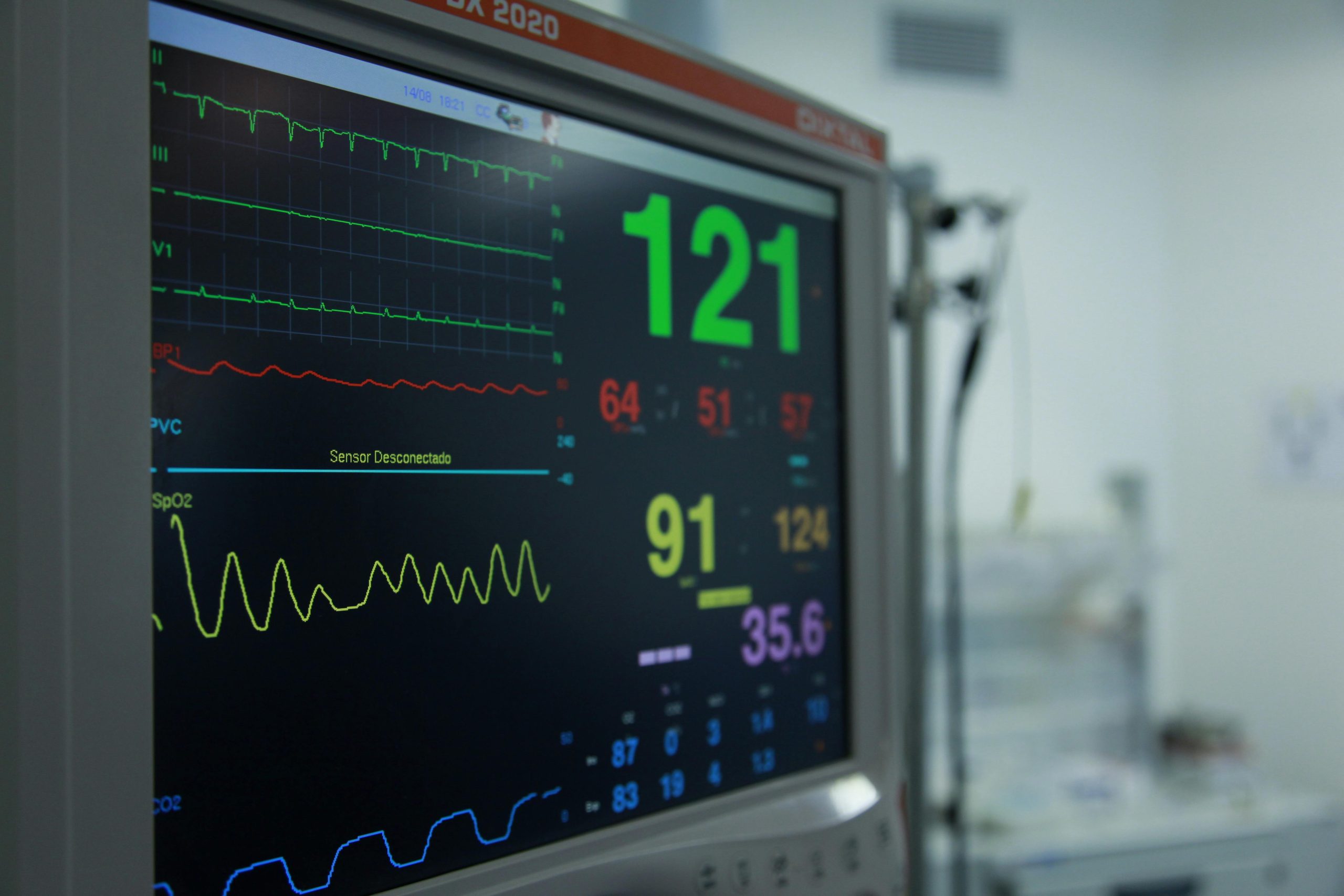 Como escolher o melhor monitor de sinais vitais? | MA Hospitalar